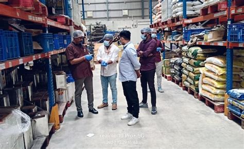 Food Safety Raids Food With Future Date Of Packing Found At Zomato