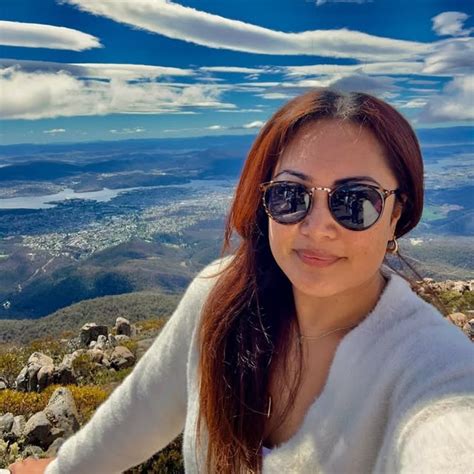 Inez Inez10 I On Threads