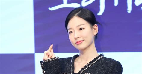 이시아 기품있는 황실의 여인