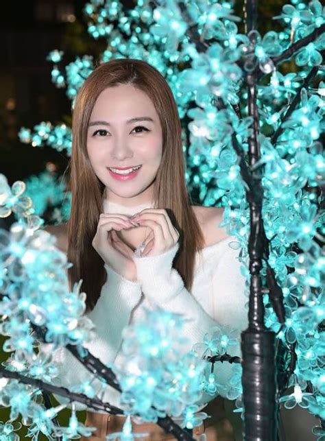 昔遭爆當小三勾搭人夫！30歲女星「餐廳端盤子」被拍消失多年近況曝