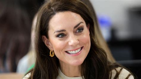 El Detalle Con El Que Kate Middleton Eleva El Vestido De Punto Más