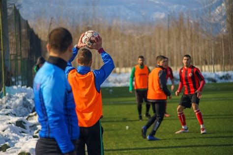 Локо Мездра победи с 2 1 Балкан Ботевград в контрола която