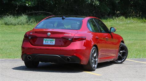 2017 Alfa Romeo Giulia Review Fotos