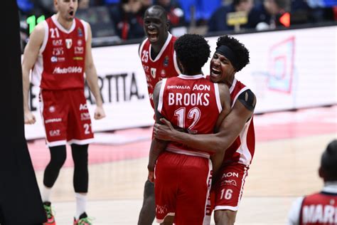 Armoni Brooks Turned The Game Around In A 90 80 Come From Behind Win
