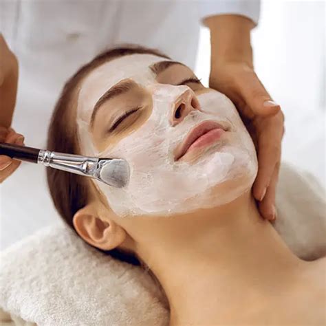 Hormonal Acne Treatments At The Éterne Clinic