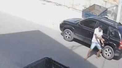 Criminoso é filmado dançando passinho após matar homem FOLHAMAX