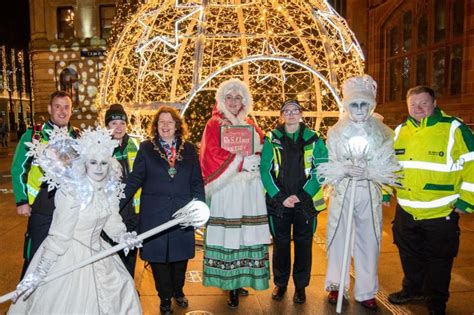 Derry Mayor Counts Down To Christmas With Local Families In Guildhall