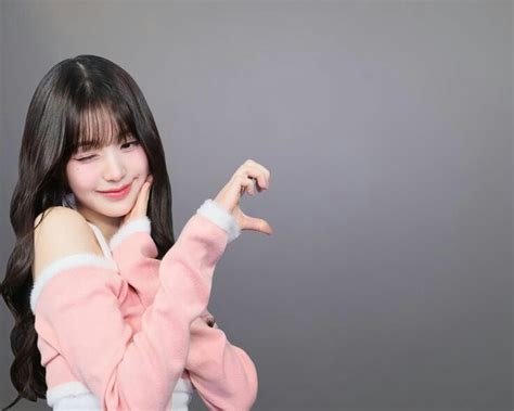 Pin By Lio On Wonyoung 💗 Kpop Girls Pink Life Cute Girls