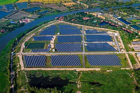 太陽能發電場太陽能電池板航空攝影板電力生態系統 照片背景圖桌布圖片免費下載 Pngtree