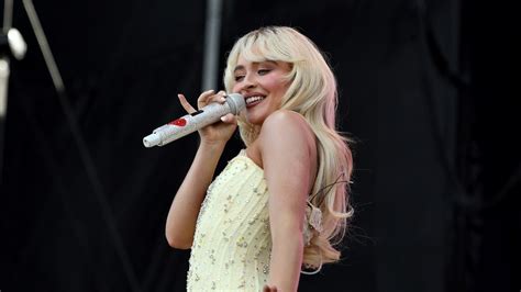 Sabrina Carpenter Looked Like Real Life Barbie Performing At The