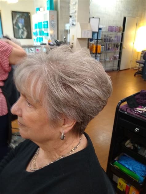 Pin By Colleen Reineking On Mom Hairstyles Mom Hairstyles Female Face Drawing Woman Face