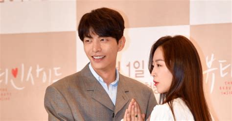 우린 두 손 맞대는 사이 뷰티인사이드 이민기와 서현진[포토]