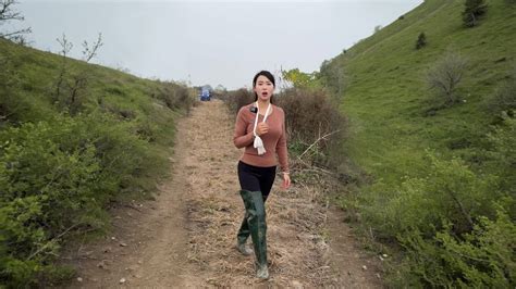 被鳜鱼扎，偶遇老中医挽救！下网报答恩情，看四百亩藕塘会有哪些鱼获 记录真实生活 Youtube