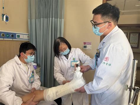 200斤初中男孩遭遇严重骨折，手术该怎么做？