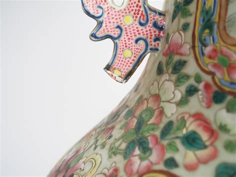 Lot de Chine fin XIXe siècle Important vase de palais en porcelaine et éma au prix de à