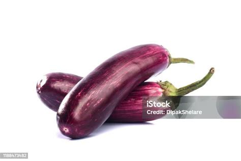 가지 또는 오베르진 또는 브린잘 채소가 흰색 배경에 분리되어 있습니다 0명에 대한 스톡 사진 및 기타 이미지 0명 가지