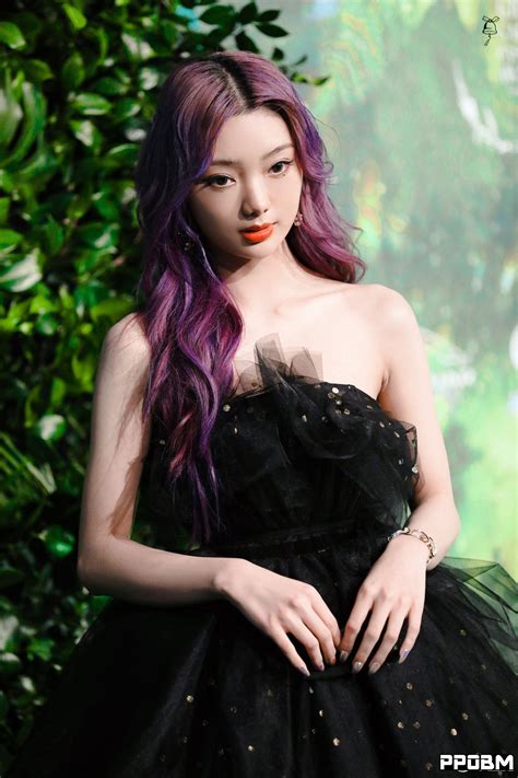 李紫婷 绿毯时尚盛典美神吻过她的眉间 知乎