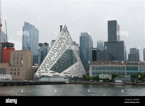 Manhattans Hudson River Waterfront Includes A Striking Apartment Stock