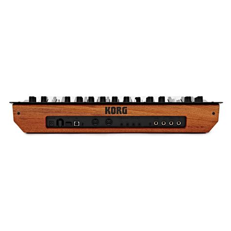 Korg Minilogue XD Gear4music
