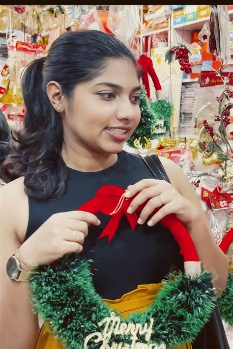 ആളുകൾ കൂടുന്ന സ്ഥലത്ത് പോയപ്പോൾ ഇതാണ് അവസ്തെ 🥵🏃‍♀️ Youtube