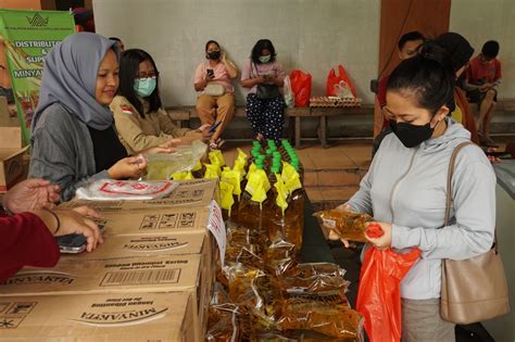 InfoPublik MEMILIH MINYAK GORENG