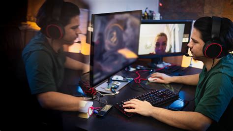 십대 소년 재생 멀티 플레이어 게임 에 데스크톱 Pc 에 그의 어두운 방 18 19세에 대한 스톡 사진 및 기타 이미지 18 19세 20 24세 Brand Name