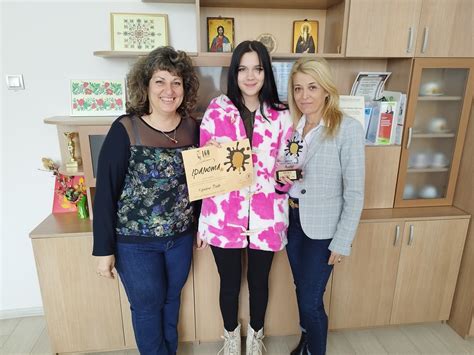 СТРАХОТНА Ученичка от Строителния в Перник втора на Национален конкурс