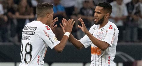 Sem Globo Como assistir Corinthians x Atlético MG ao vivo na TV e