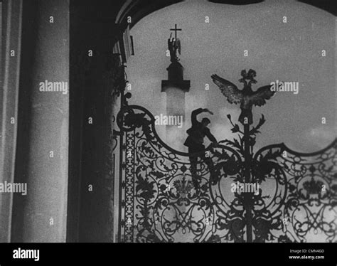 OCTOBER 1917 TEN DAYS THAT SHOOK THE WORLD 1928 SERGEI M EISENSTEIN DIR
