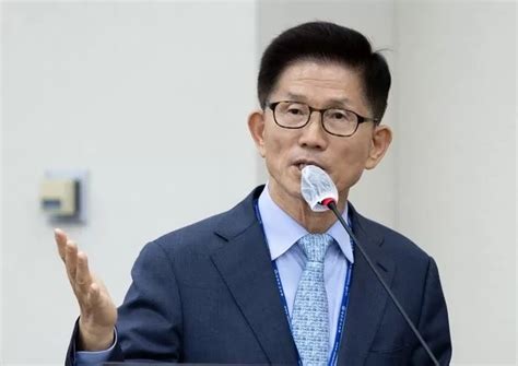 김문수 이재명에 ‘대선 양자대결 승리 보수 진영 ‘대세 등극