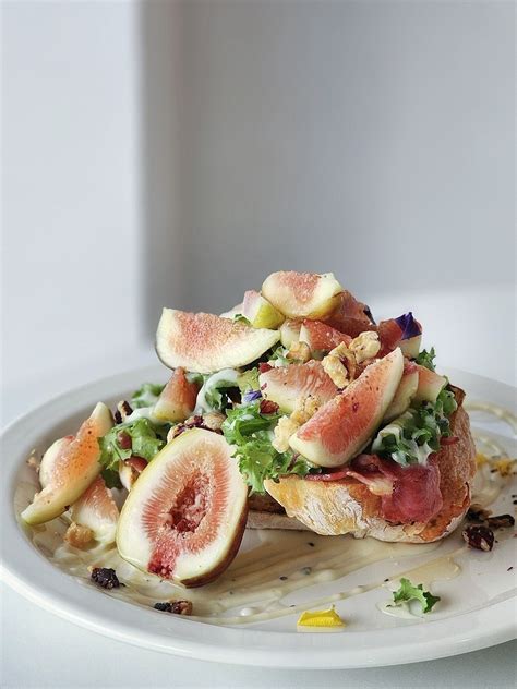 무화과 크로스티니를 리얼브런치에서 만날 수 있는 날이 얼마남지 않았습니다 강원특별자치도 원주시 태장동 비즈프로필