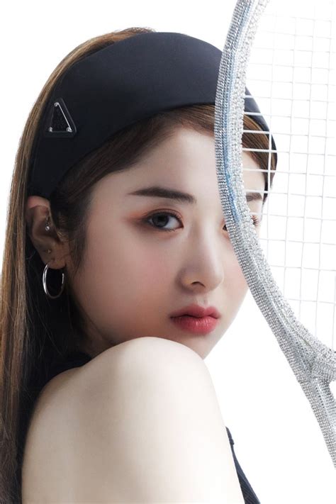 LE SSERAFIM Yunjin Profile Photos HD HQ K Pop Database Dbkpop