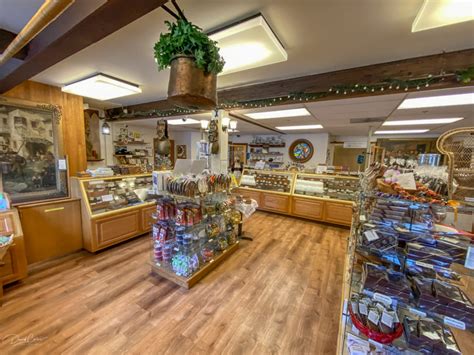 Just Around The Corner Boehms Candies And Chocolates My Edmonds News