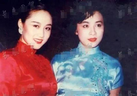 年轻时利智美得登峰造极，爱穿红衣艳丽逼人，刘嘉玲无奈成陪衬泳衣