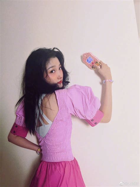 HH Wu on Twitter 满脸潮红这是刚爽完