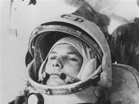 Yuri Gagarin El Primer Hombre En El Espacio