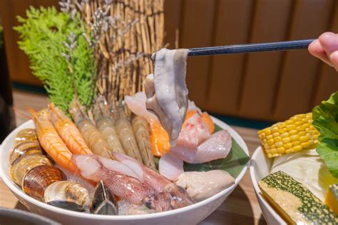 汆食 作伙鍋 超大走道空間 遊戲室家庭聚餐新鮮清爽食材台北中山區火鍋推薦2023台北市中山區親子餐廳推薦