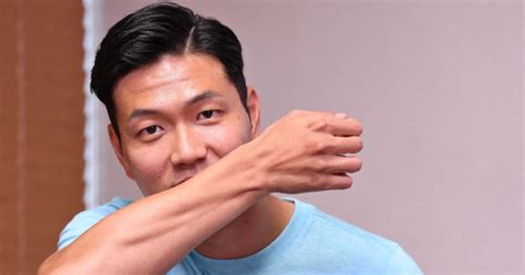 포토 김영권 가족 사랑을 보여준 팔뚝 키스 세리머니