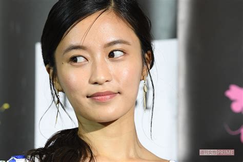 小島瑠璃子、略奪愛疑惑を『キングダム』作者の実母が否定！ 一方元妻が語ったことは（2ページ目） 週刊女性prime