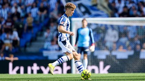 Quién Es Ibai Aguirre Canterano De La Real Sociedad Que Debuta Con