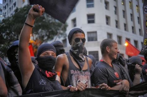 Tropa De Choque Da Pmerj Detém Pelo Menos 45 Manifestantes