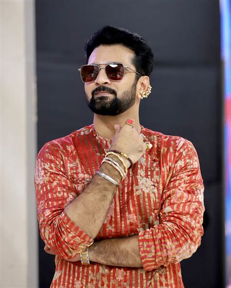 Actor Akshar Kothari Wife Sarika Khasnis Mangalsutra Design Wedding