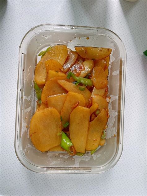 【炒土豆片的做法步骤图，炒土豆片怎么做好吃】天线坑的哥哥下厨房