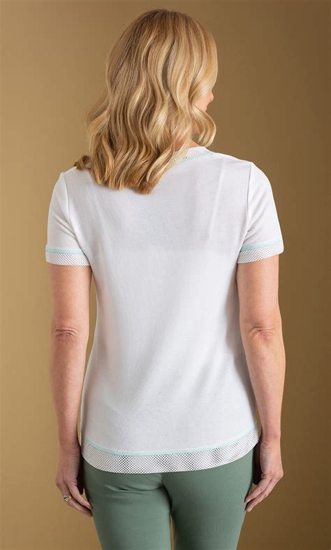 Anna Rose Garden Print Short Sleeve Top In White Klass