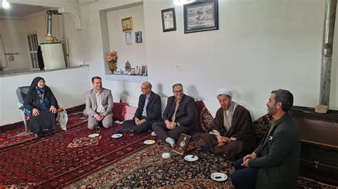 وزارت کشور دیدار امام جمعه و فرماندار کبودراهنگ با خانواده معزز شهیدان