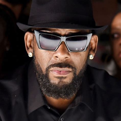 R Kelly Speaks For First Time After ‘sex Cult Allegations