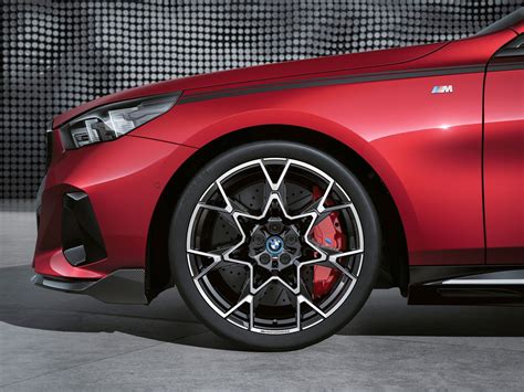 어머 이건 사야 돼bmw 회심의 역작 공개 뒷태 본 아빠들 황홀