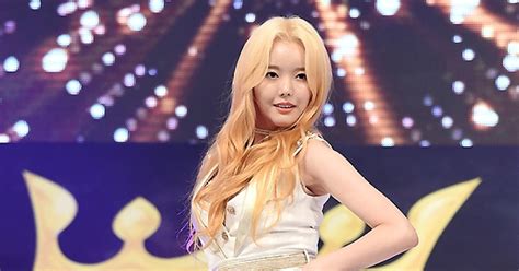 포토 달샤벳 세리 탄탄한 각선미 뽐내며~