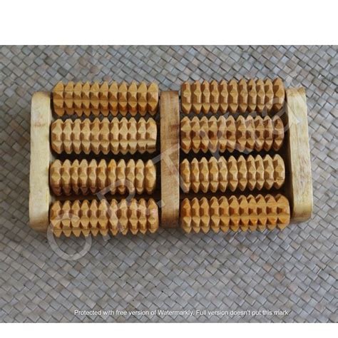 Alat Urut Tapak Kaki 4 Baris Footsole Massager Shopee Malaysia