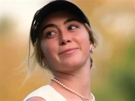 Watch Grace Charis Show Off Cleavage In Braless Top While On The Golf